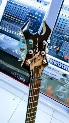 Solo BC. Rich Curved Guitar - LovernaJ Sounds